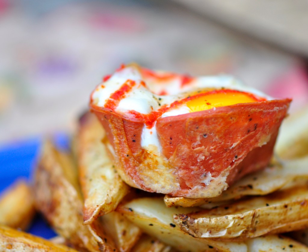 Sriracha Baked Eggs in Muffin Tins – the vegetarian ginger